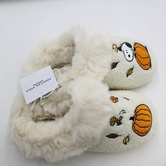 American Eagle Outfitters | Shoes | Nwt American Eagle Peanuts Snoopy ...